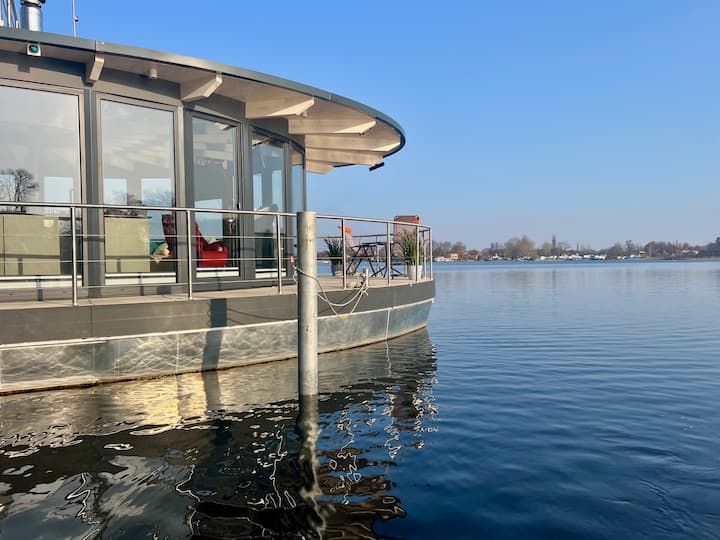 Ahoiwerder Floating Home Shanti 2 | Sauna & Kamin - Potsdam