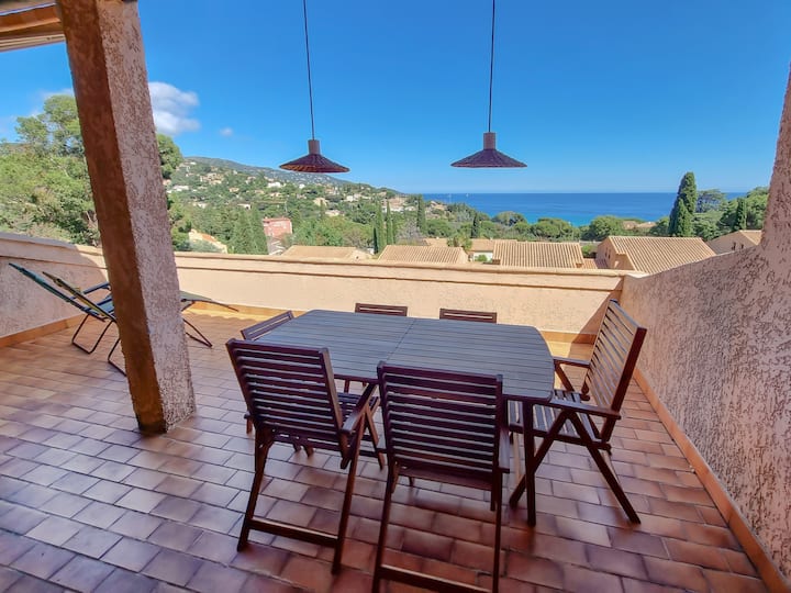 Le Grand Bleu - T4 Vue Sur La Mer - Wifi - Parking - Le Lavandou