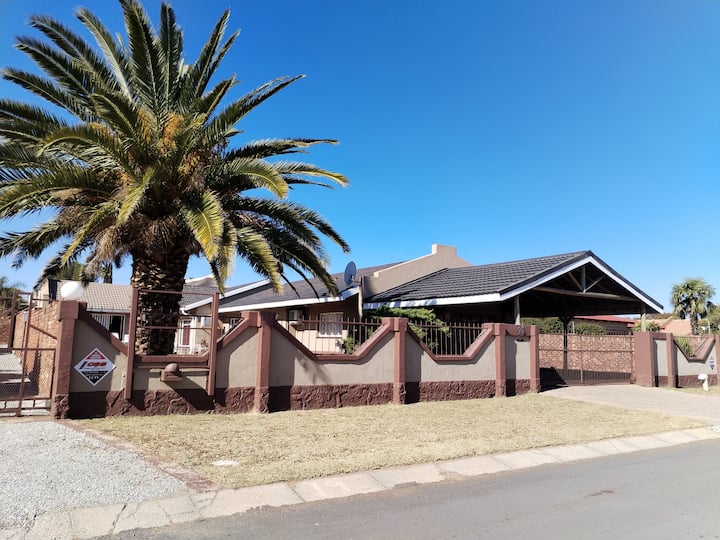 Eagles Rest Double Room - Klerksdorp