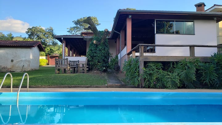 Casa / Piscina-amparo/serra Negra - Wifi 100 Megas - Amparo