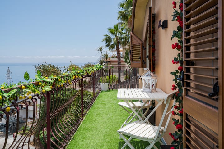 La Goccia Sul Mare - Letojanni