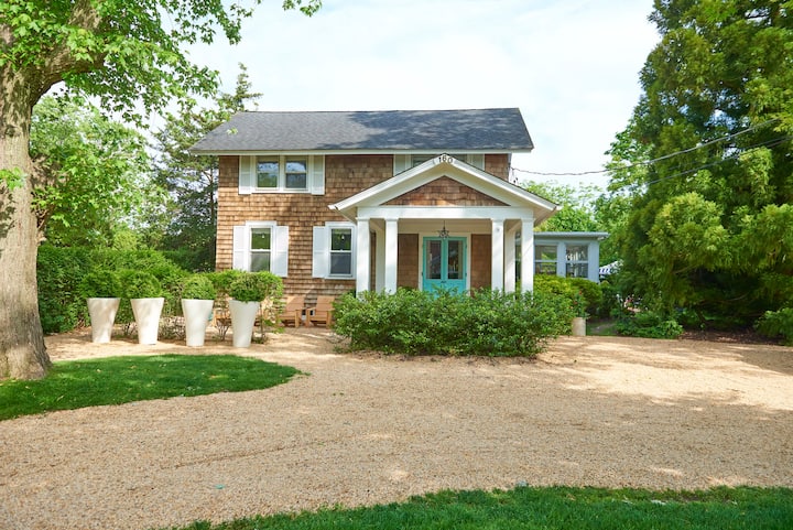 Bellport Inn Full Buyout (Sleeps 17 To 21 Guests) - Fire Island, NY