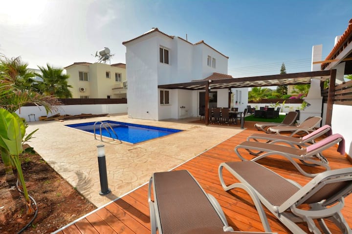 Villa Nissi Magic In Ayia Napa - Ayia Napa