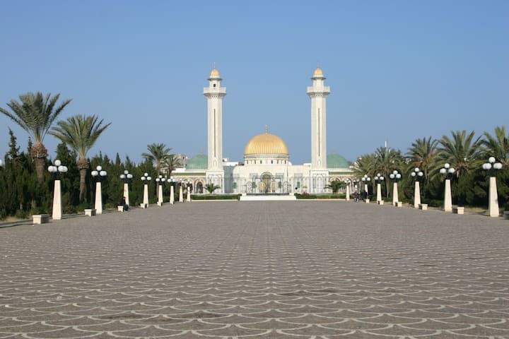 Jolie Appartement Avec Jardin - Monastir