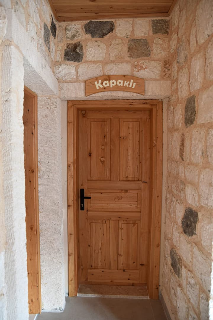 Anatolia Taş Ev Apart Kapaklı Isimli Odamız - Kekova Adası