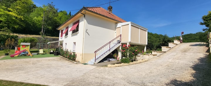 La Maison Au Volet Rouge - Le Bugue