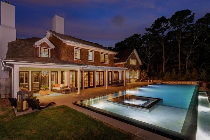 Stunning Transitional Home - Shelter Island, NY