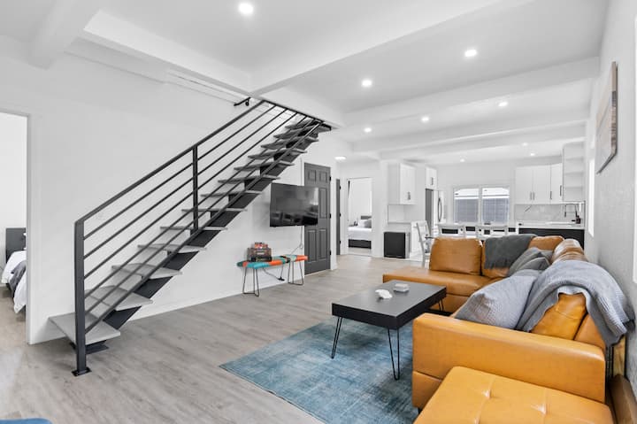 Spacious 4-bedroom Retreat In Denver - Denver, CO