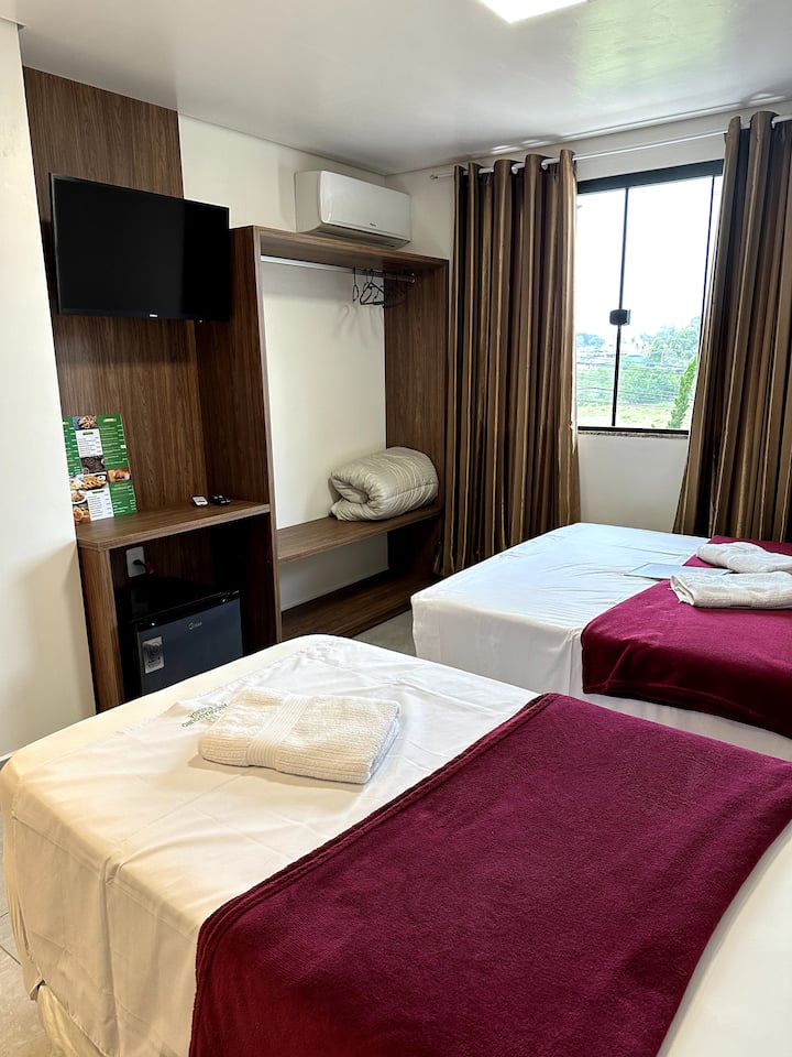 Quarto Triplo Com Café - Penha
