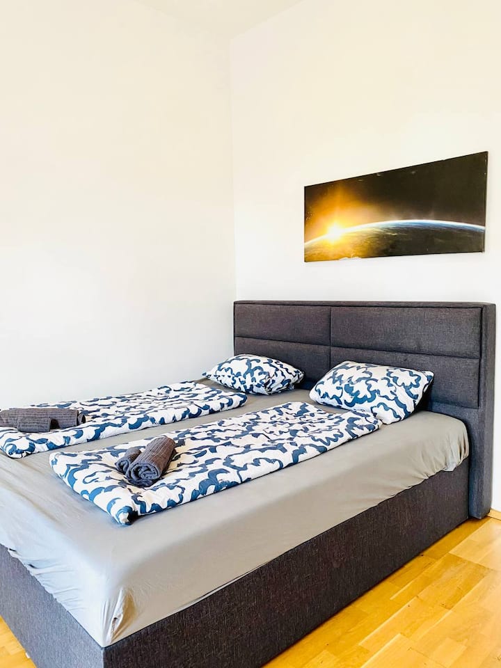 Stylish Triple Room Near Danube - Viena