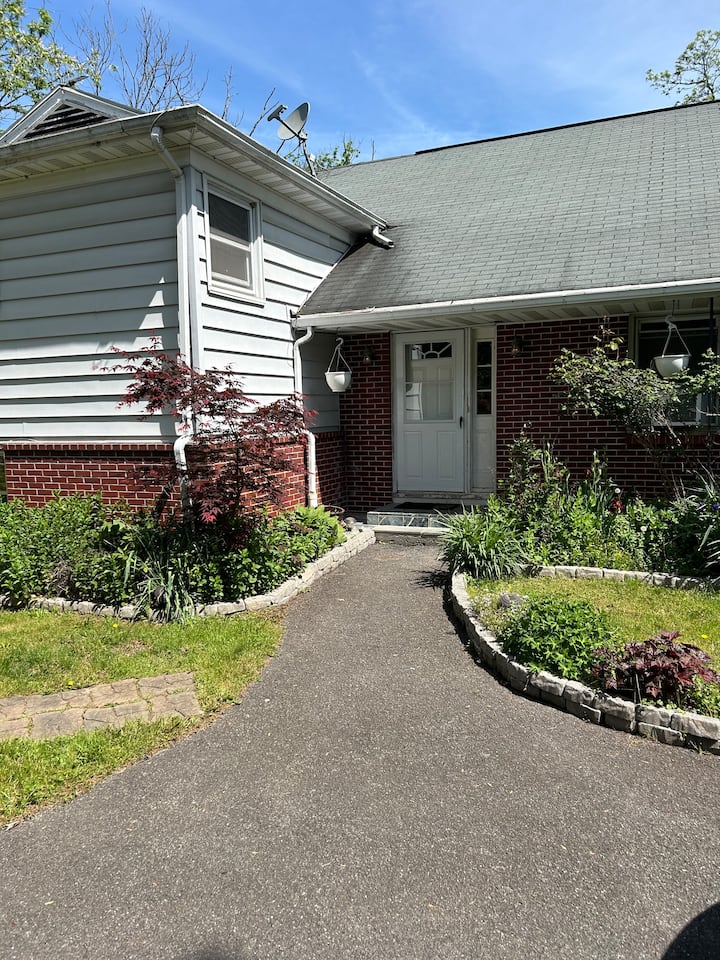 Peaceful Waters - B&b/retreat - Germantown, NY