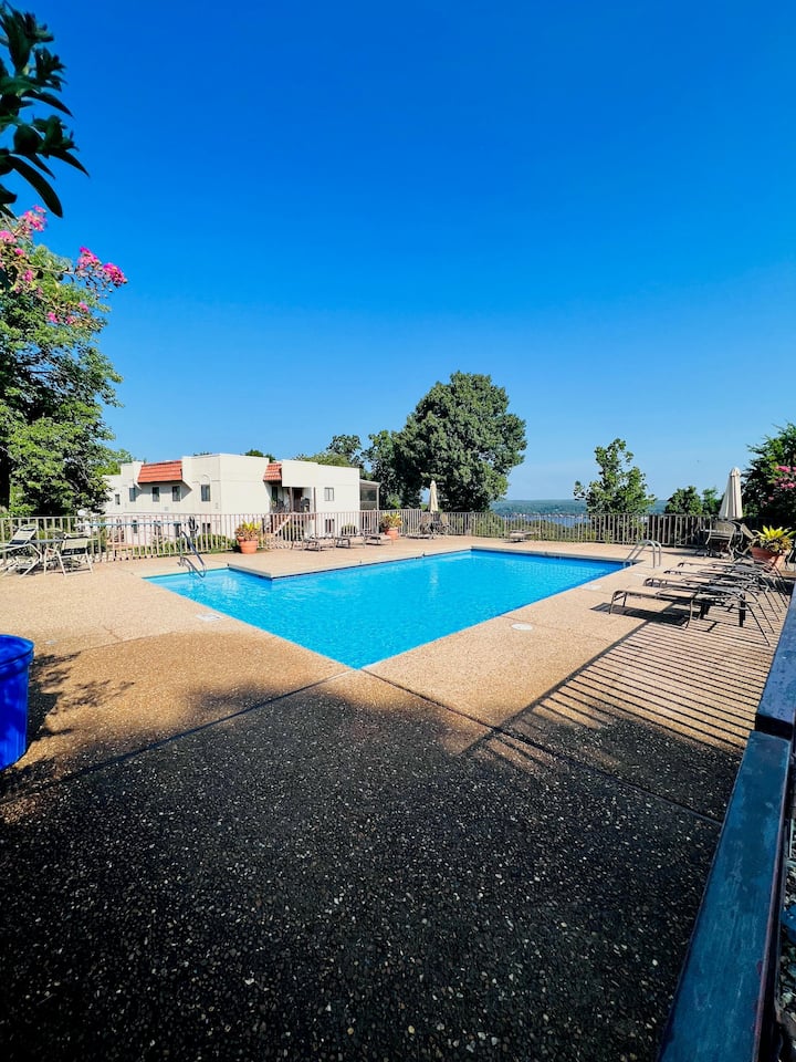 Regalia Resort-2 Bd/2ba-sleeps 6 -6 Amazing Pools - 奧扎克湖