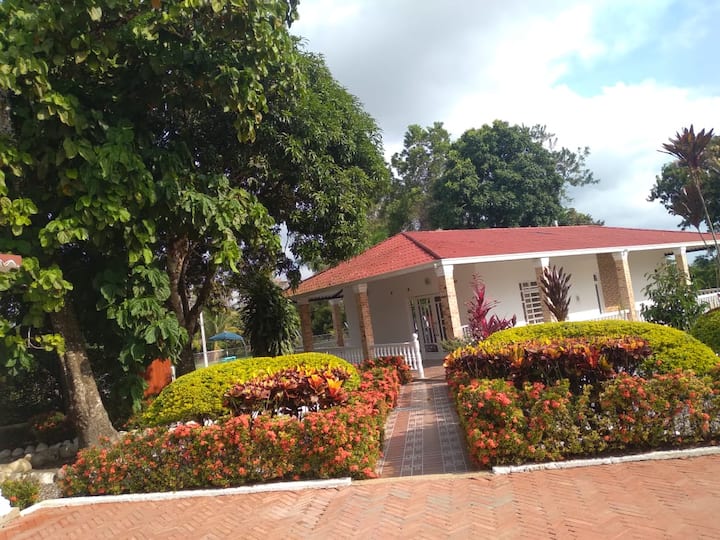 Casa D`campo Alegre -Acacias - Guamal