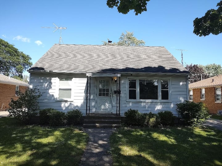 Home In Waukegan - North Chicago, IL