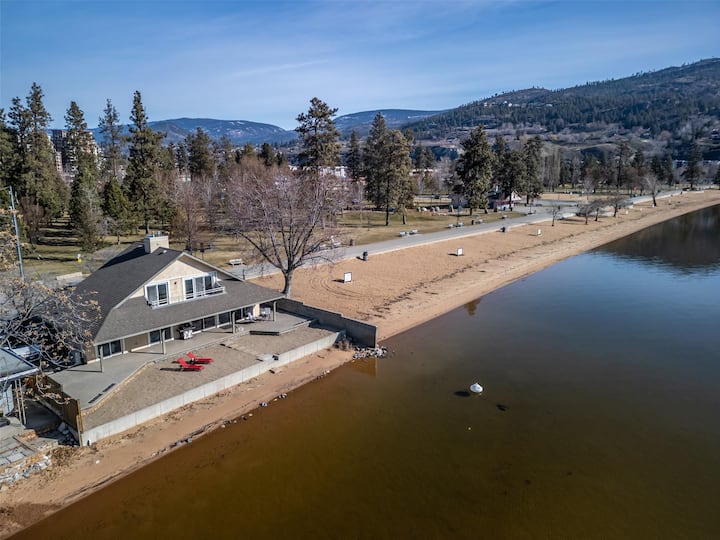 Skaha Lakefront Furnished House - Penticton