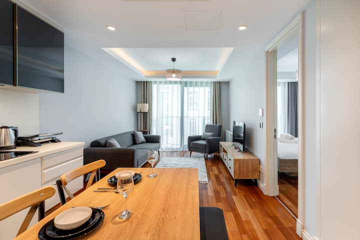 Chic One Bedroom Condo - İstanbul