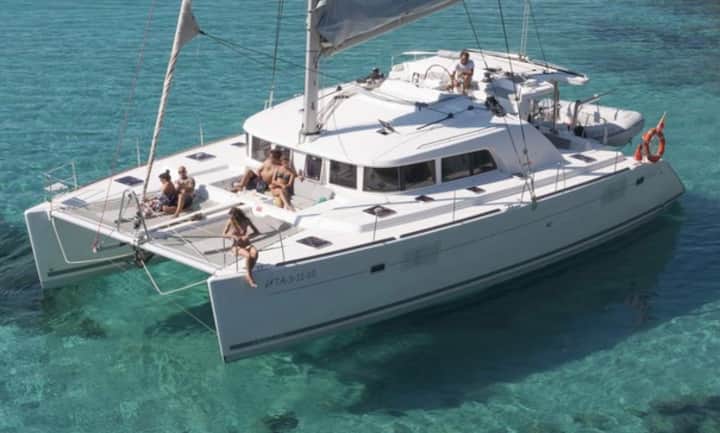 Comfy 44' Catamaran All Amenities In Palawan. - El Nido