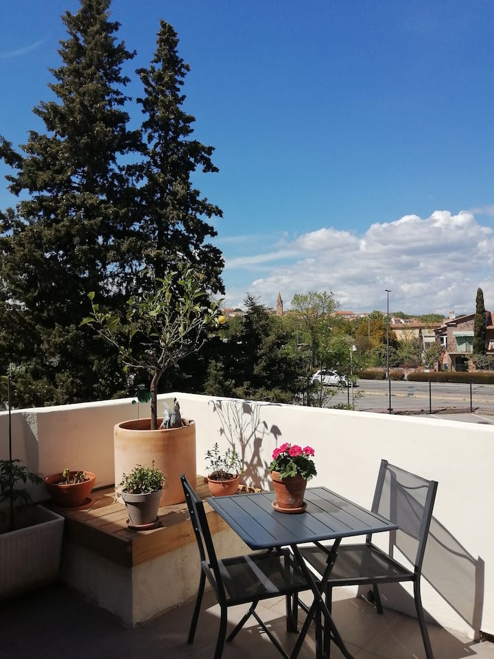 F2 Au 1er éTage D'une Maison - Fréjus