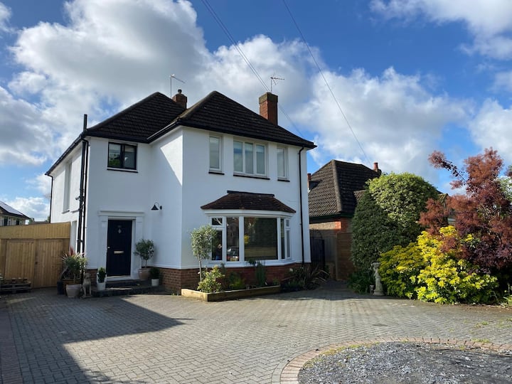 Modern Family Home In Hampshire - Emsworth