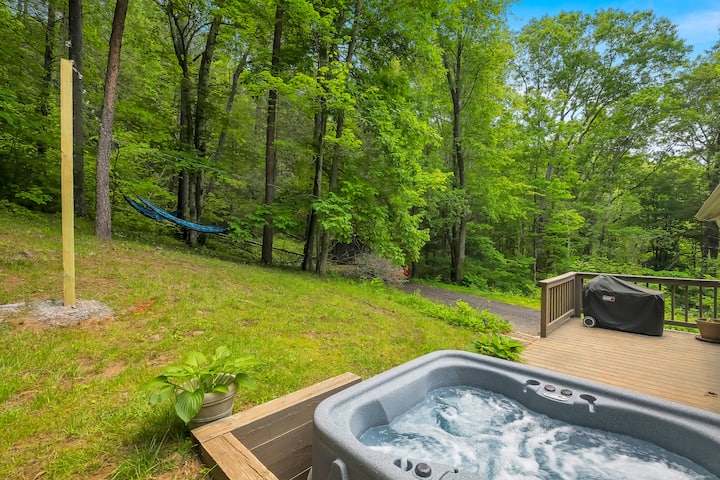 Nature's Embrance With Hottub, Firepit, Near Snp - Shenandoah National Park