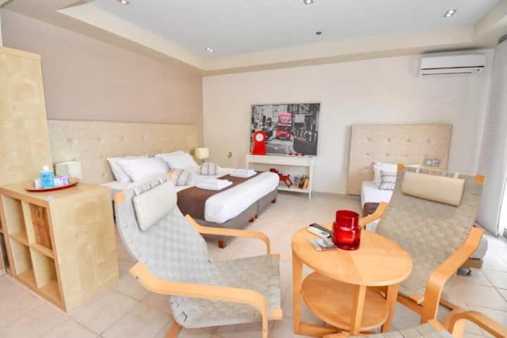 Villa Marinos -Deluxe Apartment 'Red' With Pool - Kavos