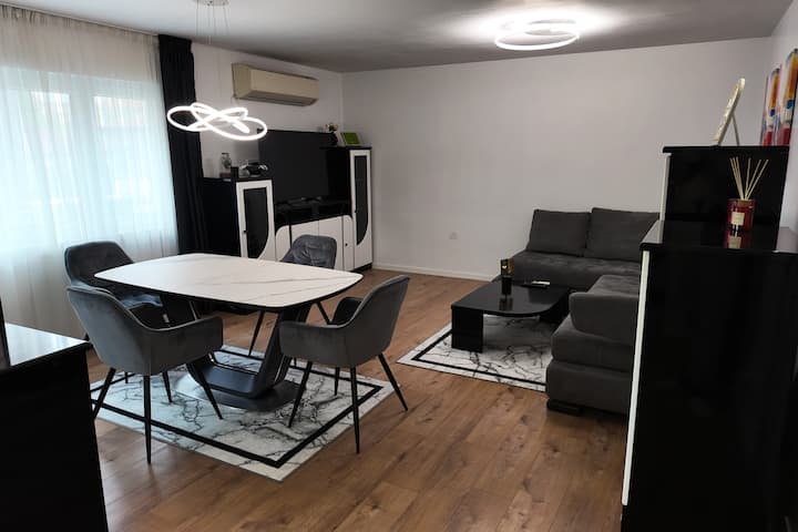 Top Centre City Apartment - Varna