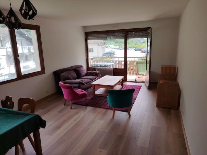 App Lumineux à 5 Min Du Centre - Thônes