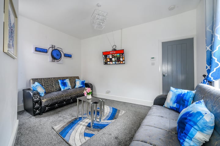 Stylish 4-bedroom Home In Armley - Leeds