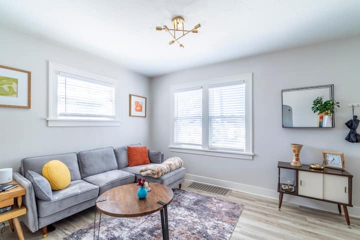 Friendly Foster Park Bungalow! - Fort Wayne, IN