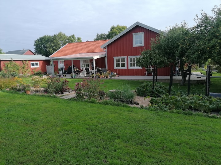 Lantligt Sjönära Hus I Uppsala - Uppsala