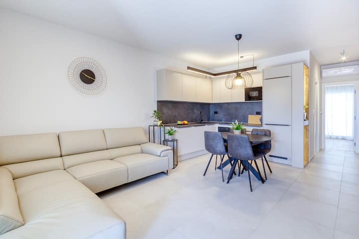 Lux Oliva Apartment With Whirpool And Free Parking - Banjole