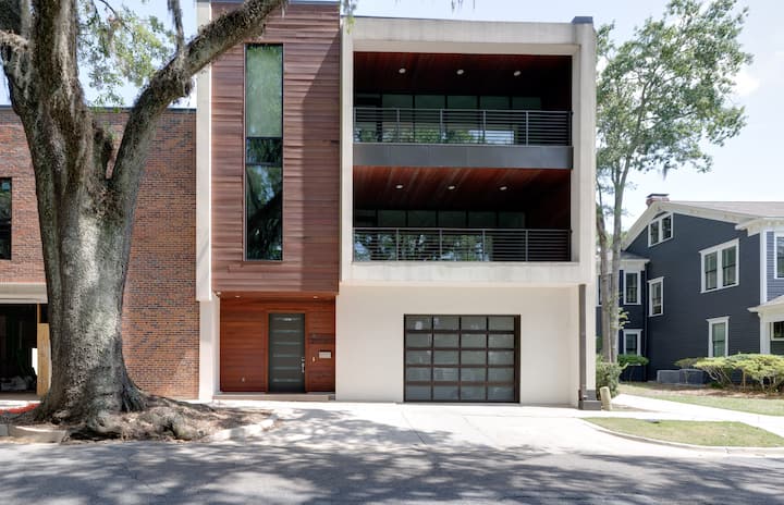 Downtown Tallahassee Penthouse - Tallahassee, FL