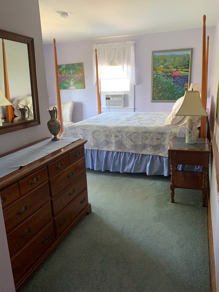Comfortable Bar Harbor Queen Bedroom - Maine