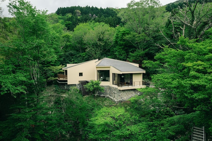 Aknot Hakone・大涌谷を望むモダニズム建築・東京から90分 - 箱根町