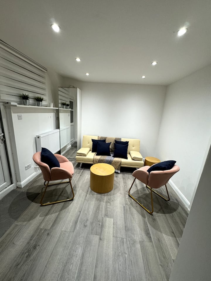 Great 3 Bedrooms Flat In Clapham - Victoria Station - London