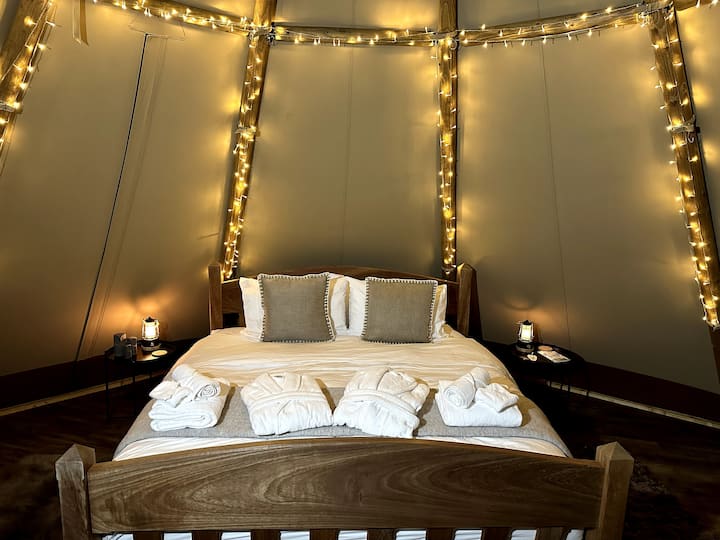 Luxury Tipi-willow,
Log Burner, Electric Blanket - Saxmundham
