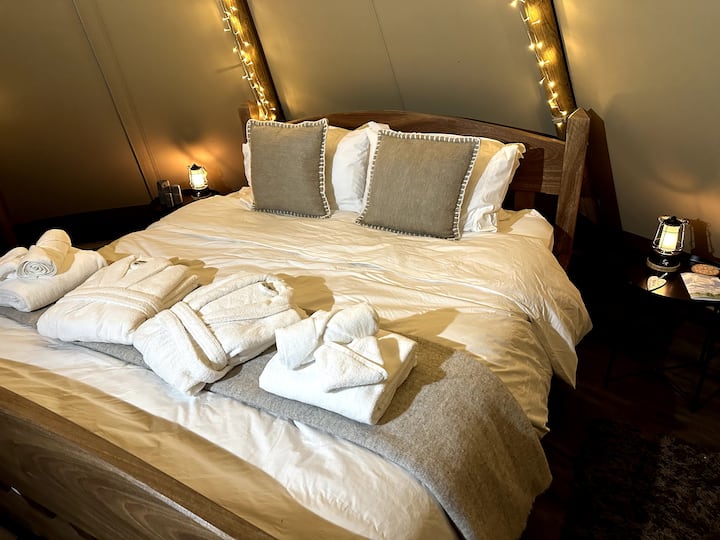 Luxury Tipi-willow,
Log Burner, Electric Blanket - Saxmundham