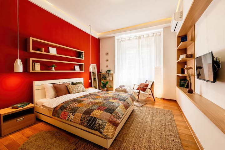 Grand Gallery W/cinema & Balcony | Old Town - Belgrade