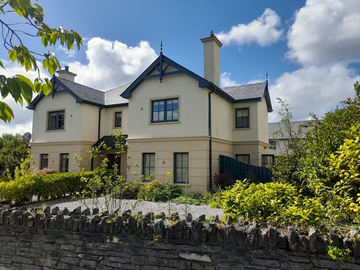 Beautiful Home Within Walking Distance To Kenmare - Kenmare