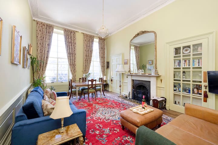 Elegant Georgian Flat In The Heart Of The City - Edinburgh