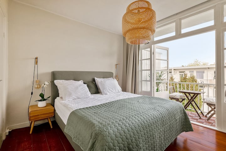 Ams West Gem: Style Awaits - Amsterdam