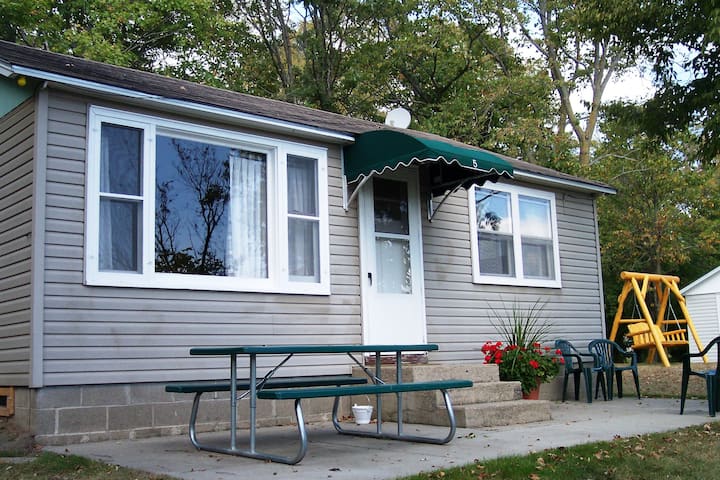 Peaceful Lakeside 2 Bedroom Cabin (Cabin 5) - Maplewood State Park, Pelican Rapids
