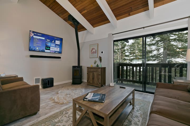 Condo Sleeps 8. Newly Remodeled!  Great Deal! - Mammoth Mountain, CA