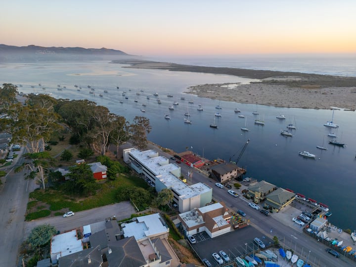 Lux Corner Suite Ocean Views (317) - Morro Bay, CA