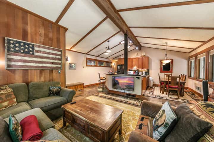 6-8 Miles To Palisades|alpine|homewood|walk To Tc - Tahoe City, CA