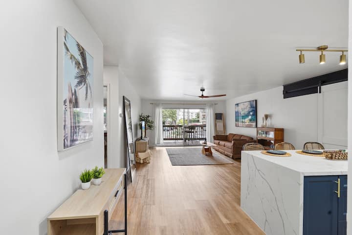 Chic Getaway By The Beach - La Playa - San Diego