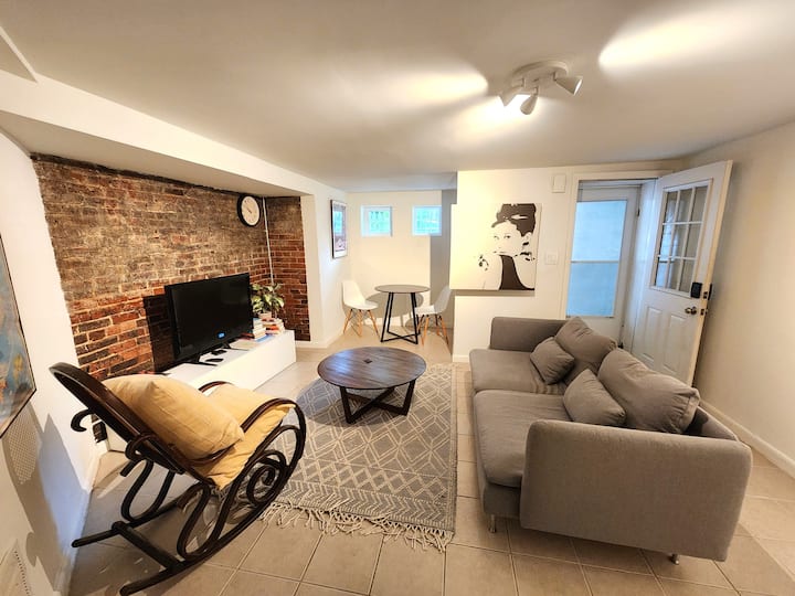 Cozy One-bedroom Unit - Washington, D.C.