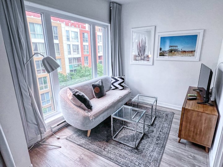 Enjoy Downtown Space - Montreal