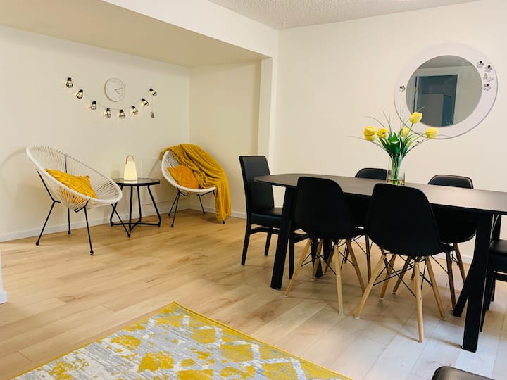 Cozy Basement Suite Near Uofc 3br Separate Entry - Alberta