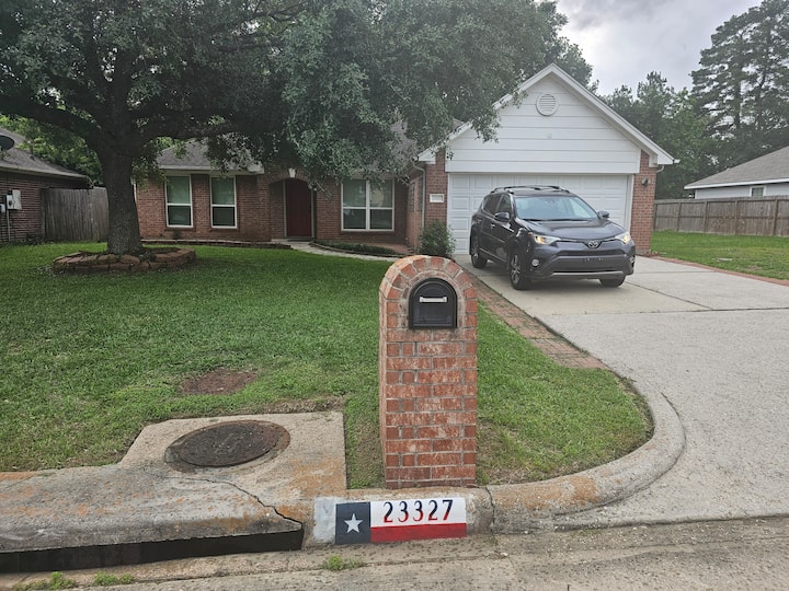Entire 4 Bedroom House In Spring - Humble, TX